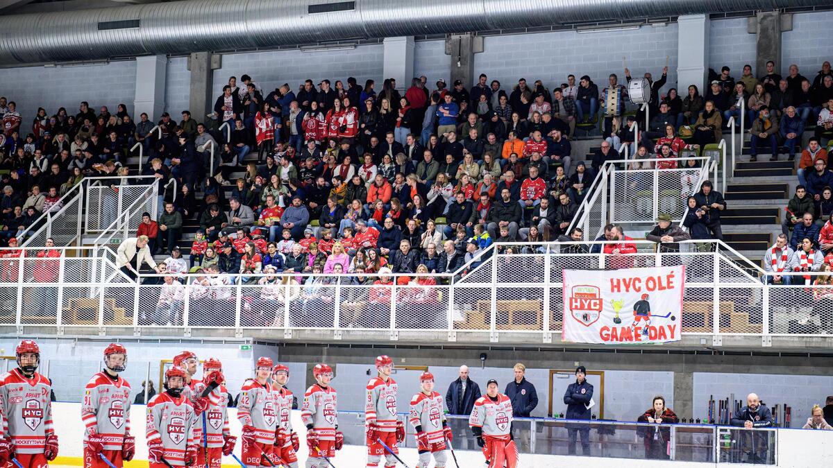 Herentals ijshockeysupporters trouw op post tijdens Frozen Final | GVA